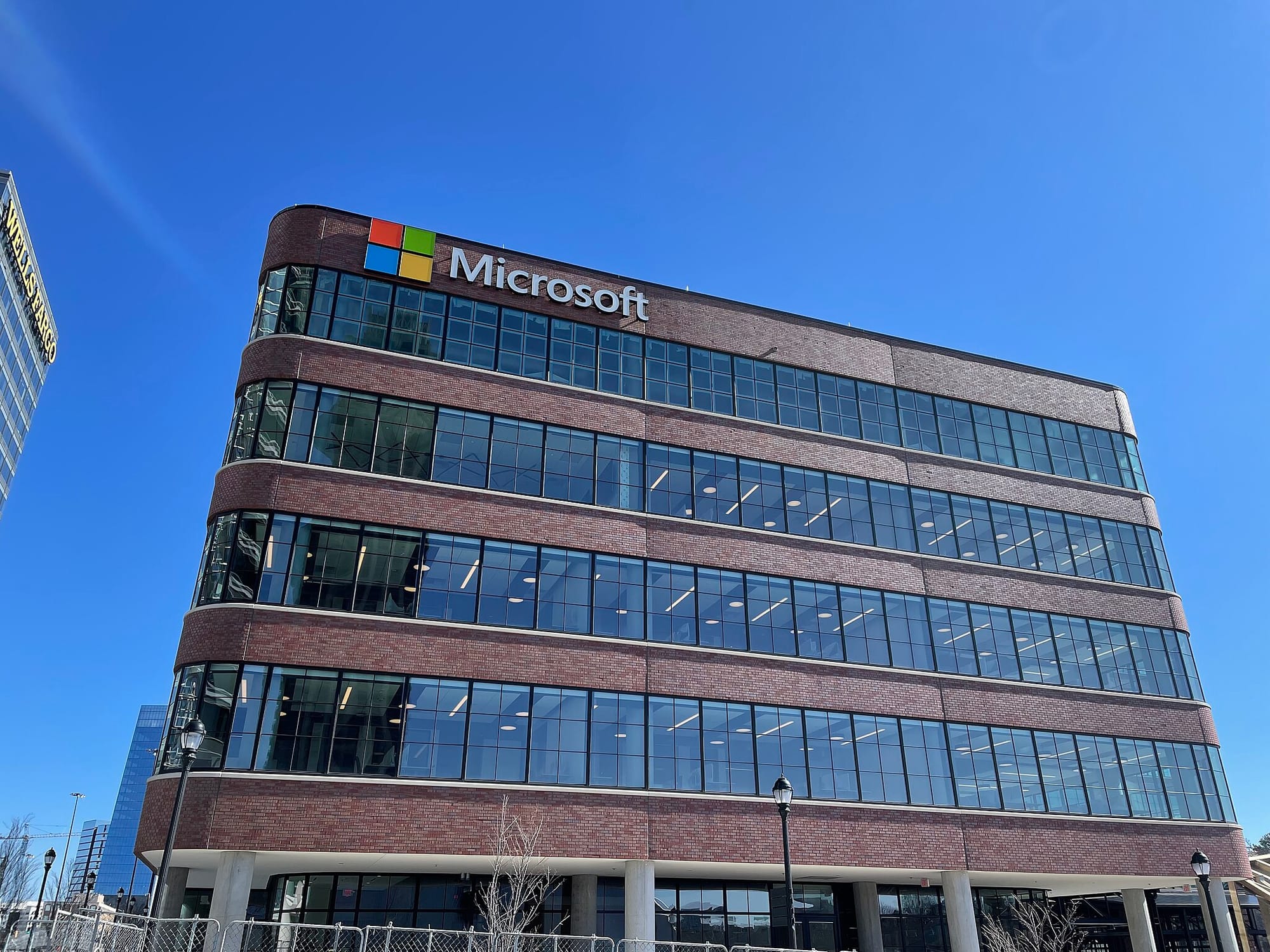 A Microsoft 10 milliárd magyar szóval fejleszti MI rendszereit és az ...